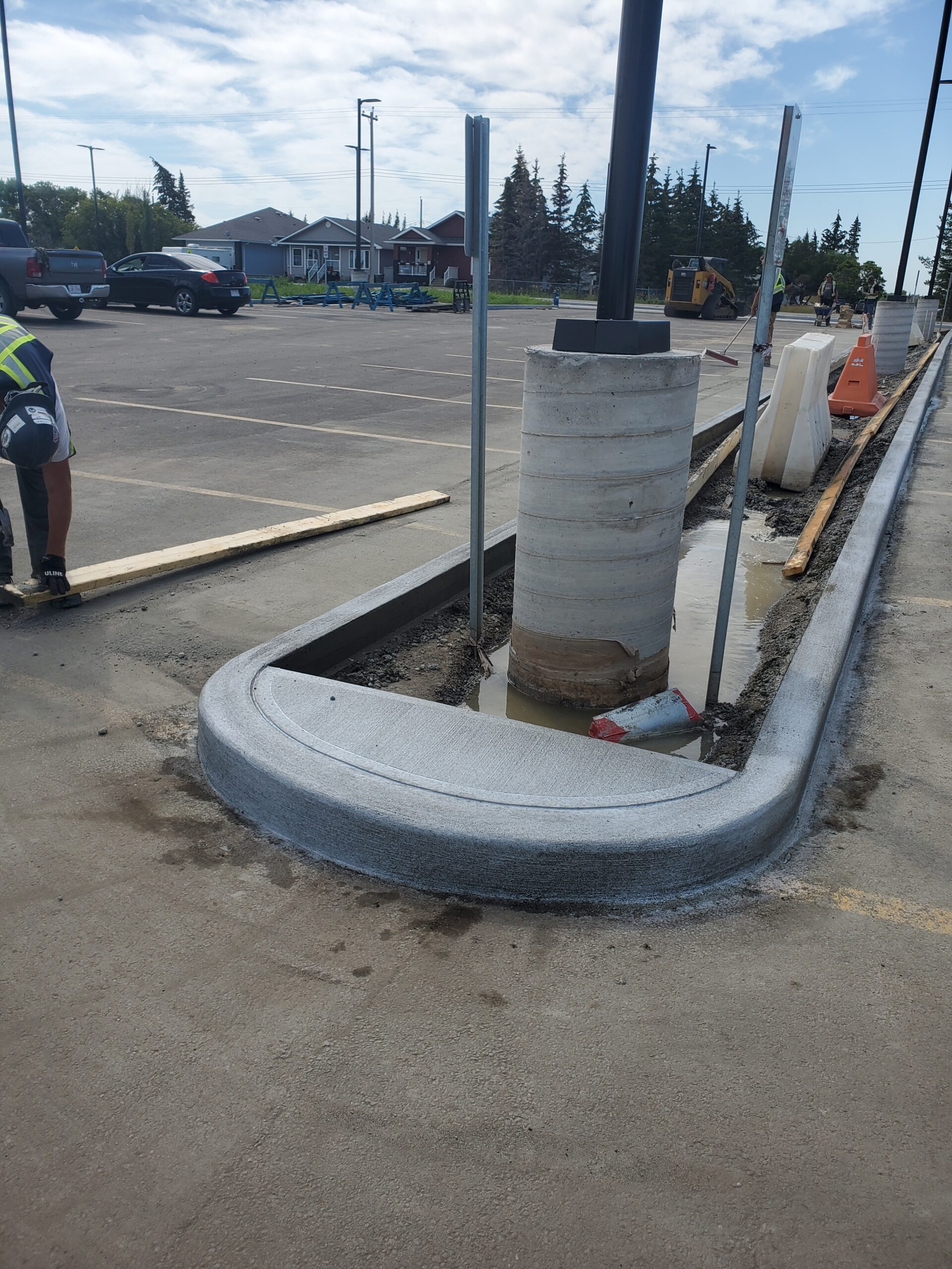 Camilla School, Rivière Qui Barre - Parking Lot - Gateway Builders Inc.